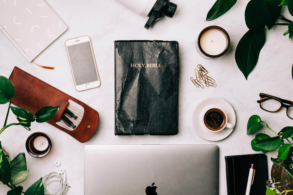 Desk Layout - Church stock photos - Logos Sermons